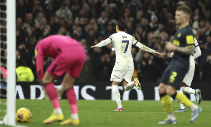 경기를 지배했다...손흥민, EPL 8시즌 연속 두 자리 득점 ‘전설의 반열’ | 스포츠 월드