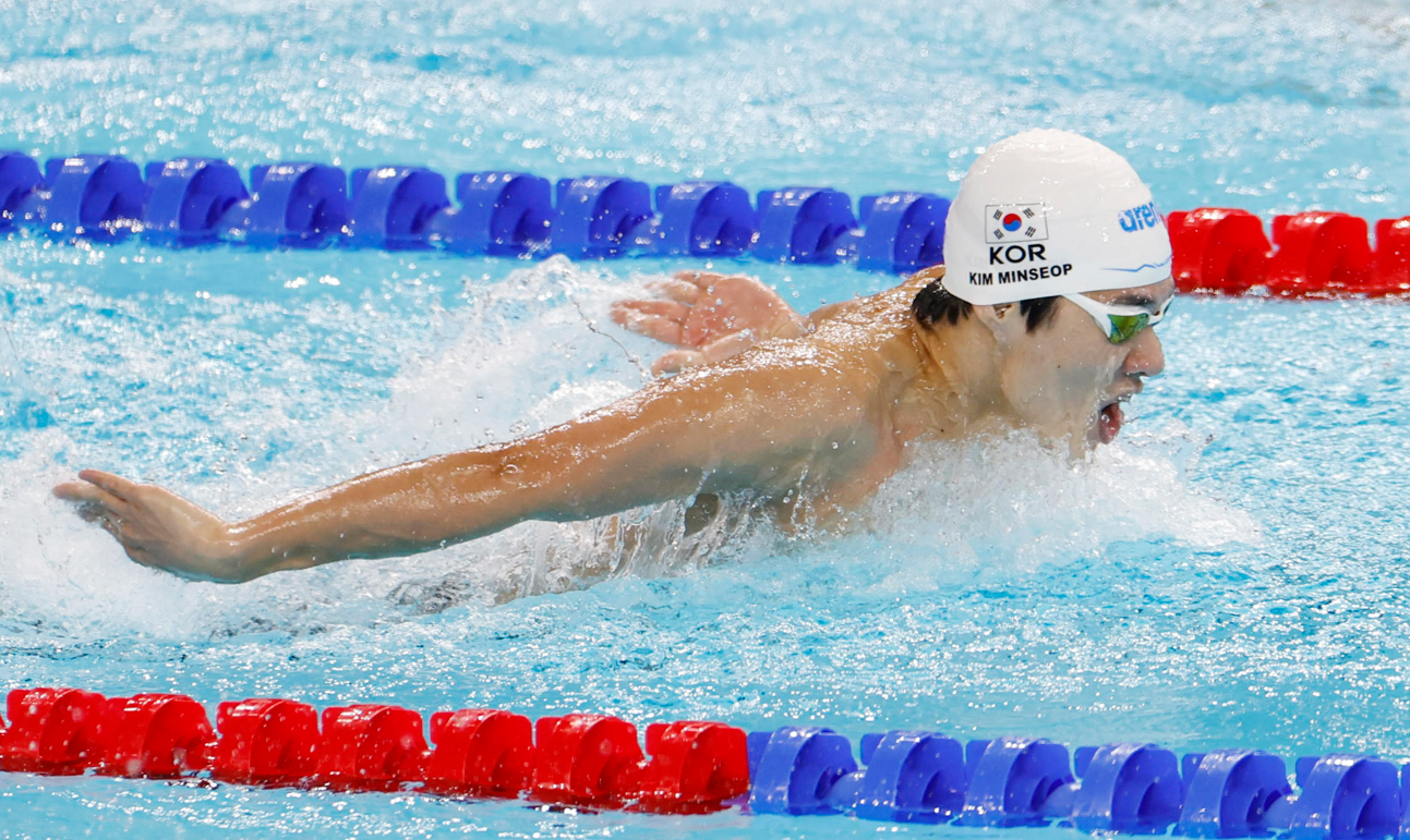 한국 수영 새역사에 만족해야···김민섭, 남자 접영 200m 13위로 마침표 | 스포츠 월드