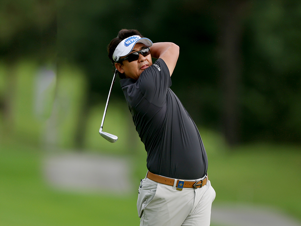 ‘KPGA 통산 상금 1위’ 박상현, 동아회원권그룹 오픈 3R도 선두 질주… 13번째 승리 향한 질주 | 스포츠 월드